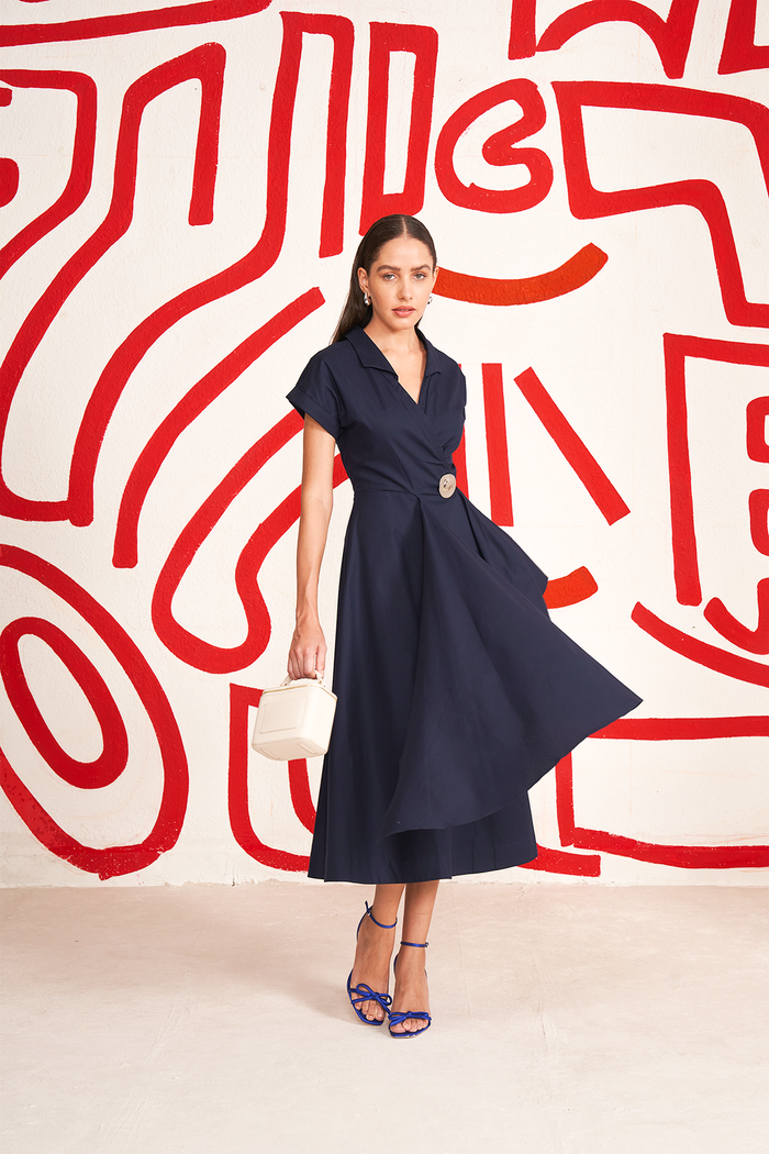 NOTEBOOK : Uniform Clothing for Urban Women