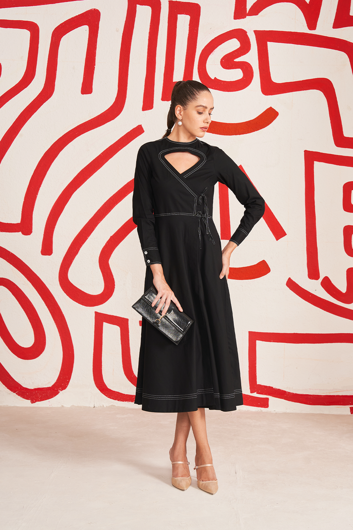 NOTEBOOK : Uniform Clothing for Urban Women