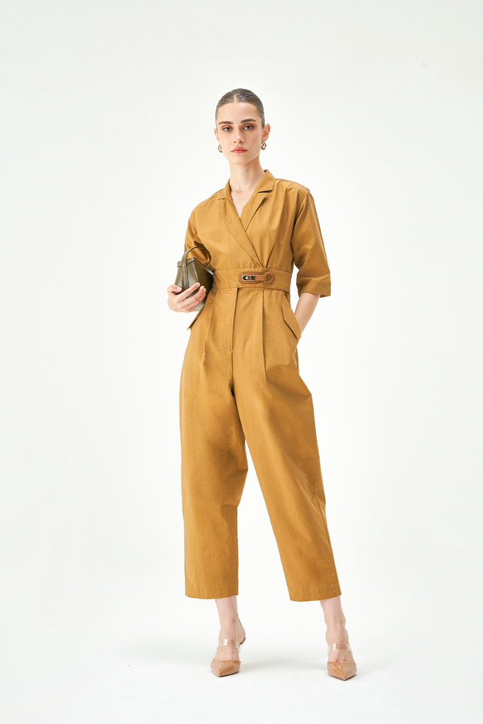 Notebook | Uniform-Inspired Fashion for Urban Women