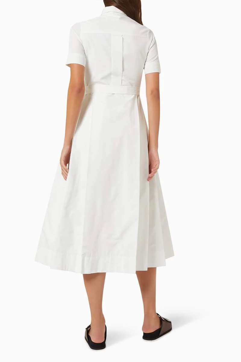 NOTEBOOK : Uniform Clothing for Urban Women